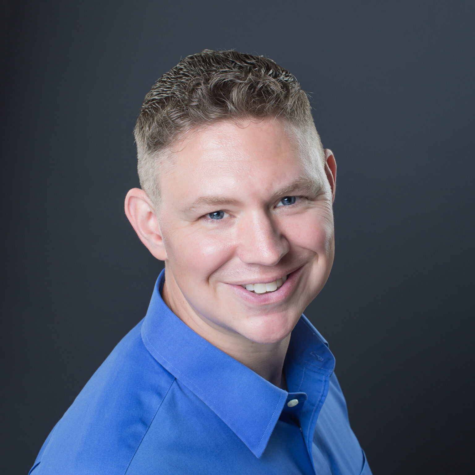 Review & Giveaway: The Paris Betrayal, by James R. Hannibal | Bibliotica